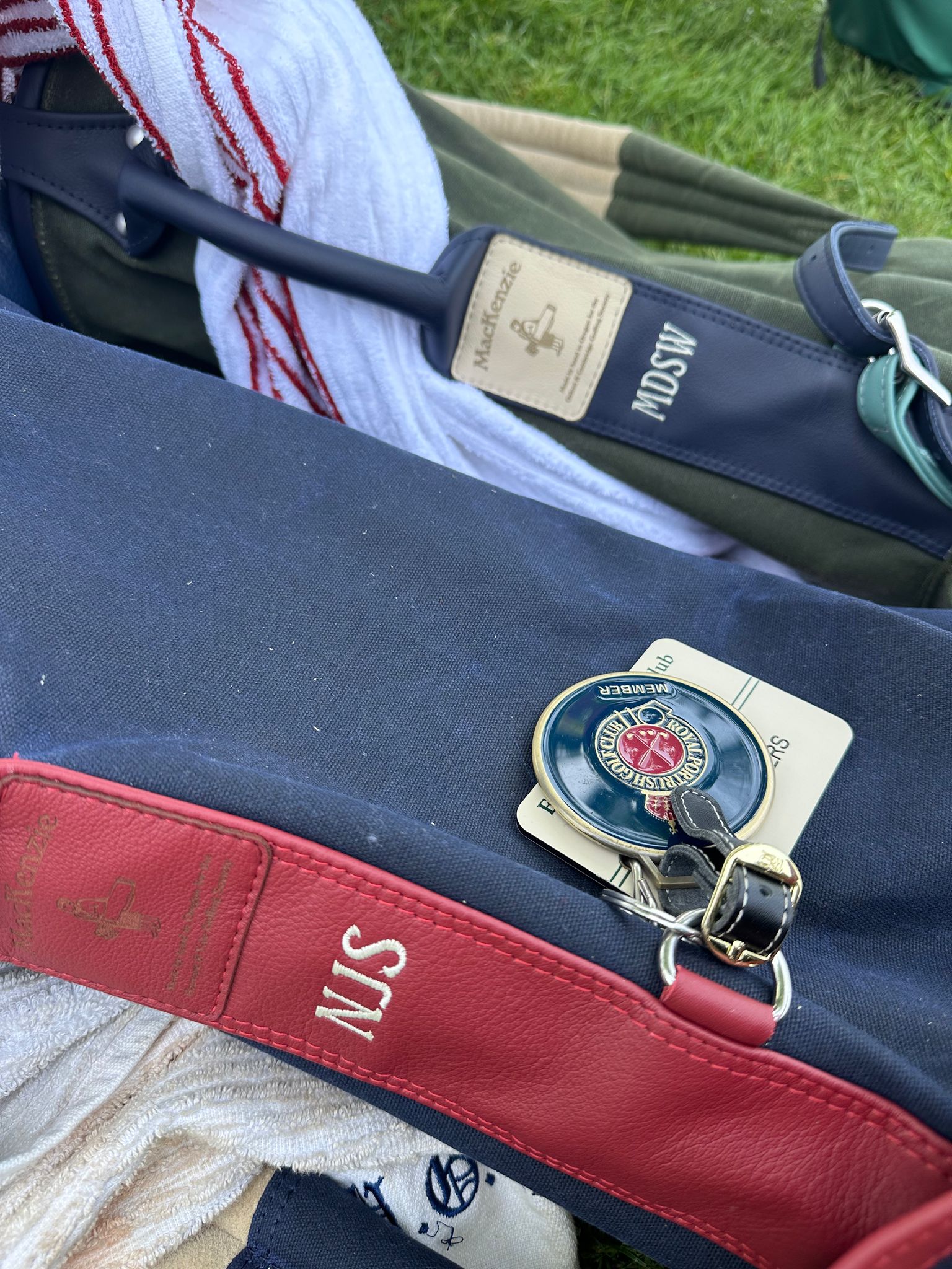 Harvard & Yale MacKenzie Bespoke Golf Bag - Preorder – Varsity 1827